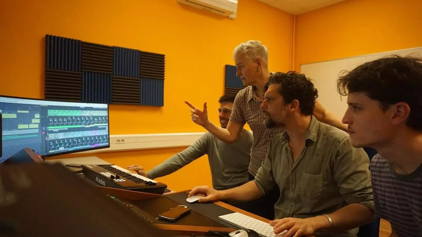 Adrien Faure presenta un projecte de música, paisatge sonor i intel ...